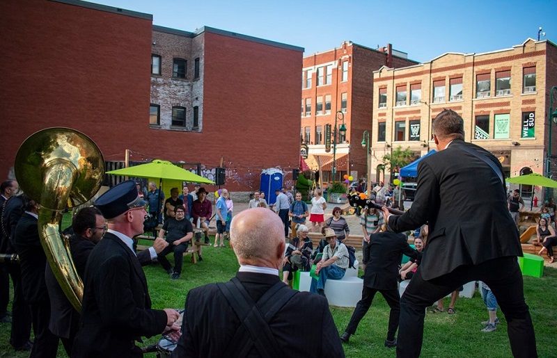 De l’animation encore et toujours au centre-ville de Sherby - Arts ...