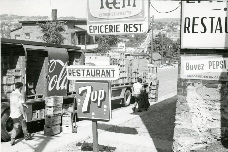 Notre histoire en archives : la publicité urbaine, entre nuisance et ...