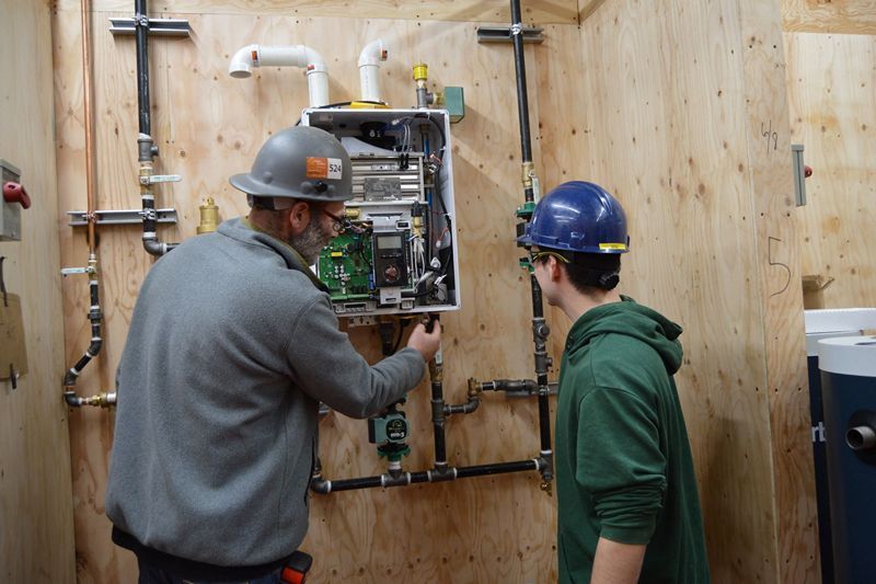 Inauguration de nouvelles installations pour la formation en plomberie et chauffage en Estrie ...