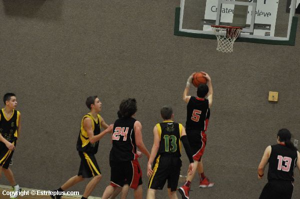 Omnium basketball masculin des Volontaires du Cégep de Sherbrooke ...