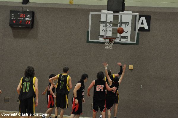 Omnium basketball masculin des Volontaires du Cégep de Sherbrooke ...