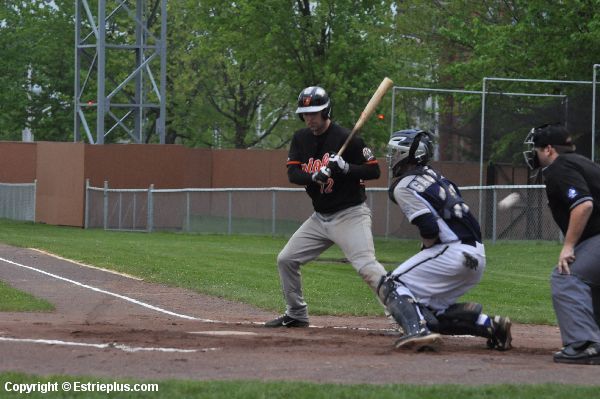 Match d'ouverture des Expos de Sherbrooke de la Ligue de baseball ...
